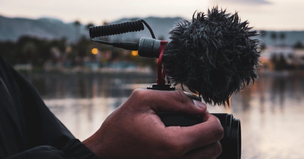3 Best Travel Microphones for Vlogging - TravelEstApp